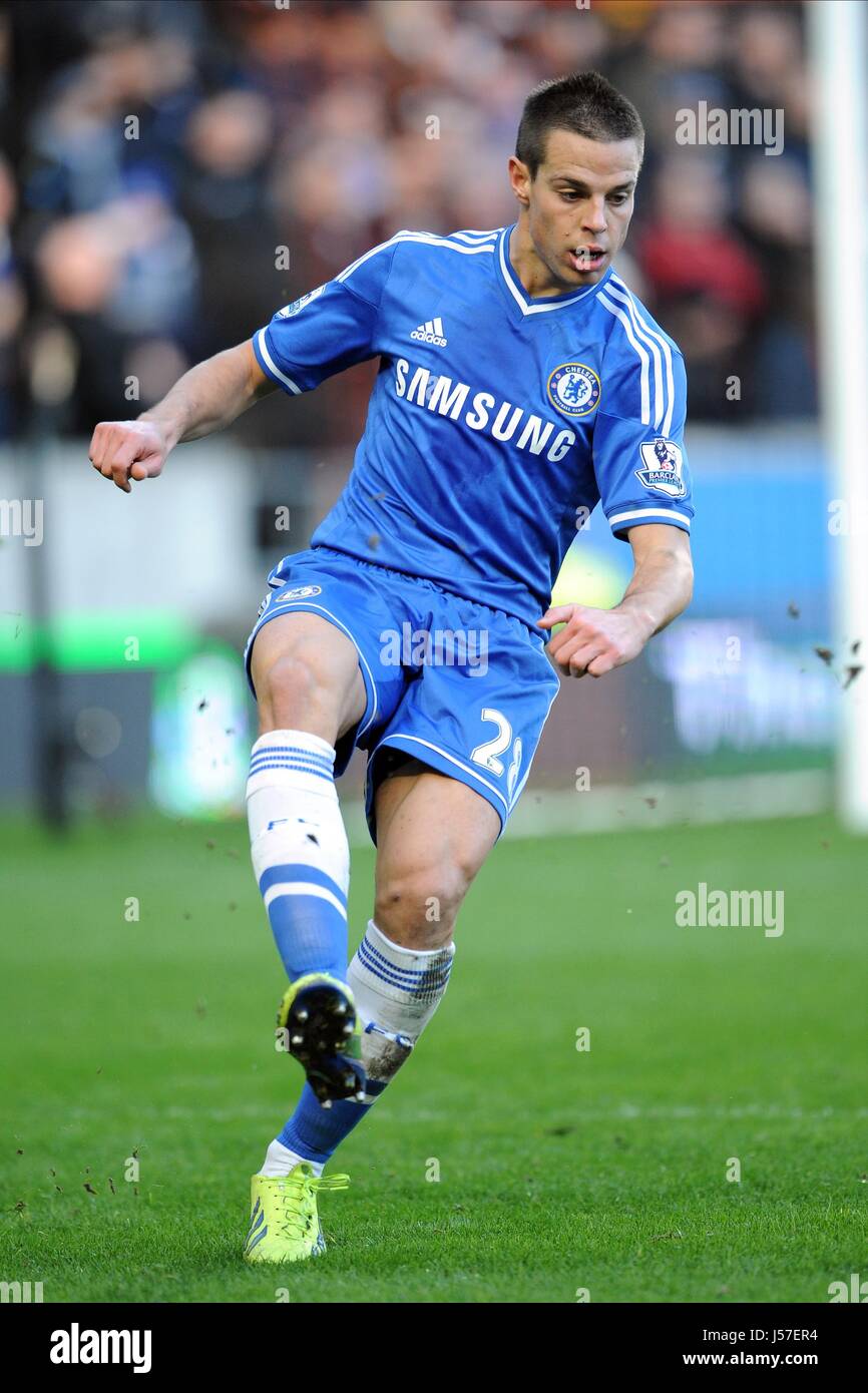 CESAR AZPILICUETA CHELSEA FC CHELSEA FC KC STADIUM HULL ENGLAND 11 ...