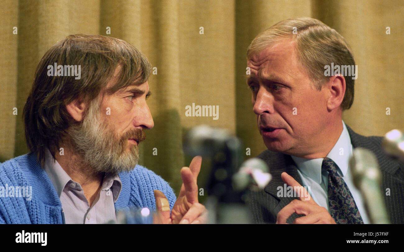 Derek Rogers, father of missing teenager Lynne, talks with Supt Douglas ...