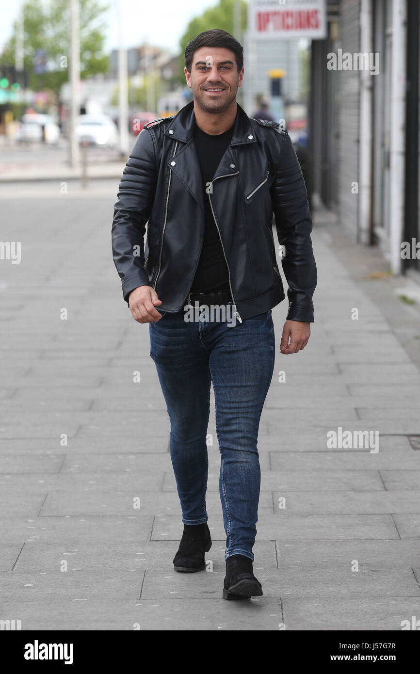 TOWIE filming scenes with a 60's style theme at Faces Nightclub Ilford ...
