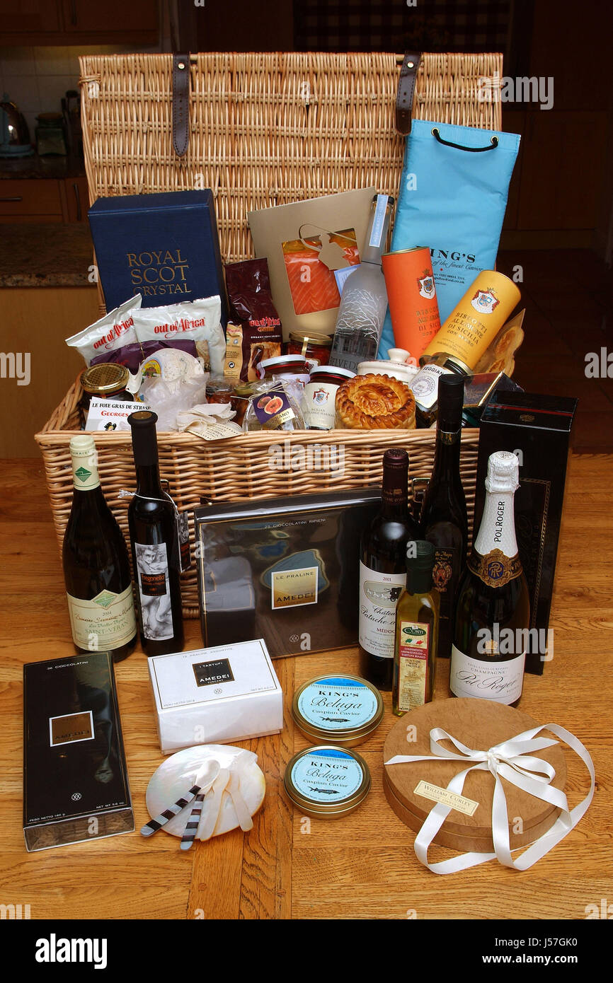 Food hampers hi-res stock photography and images - Alamy