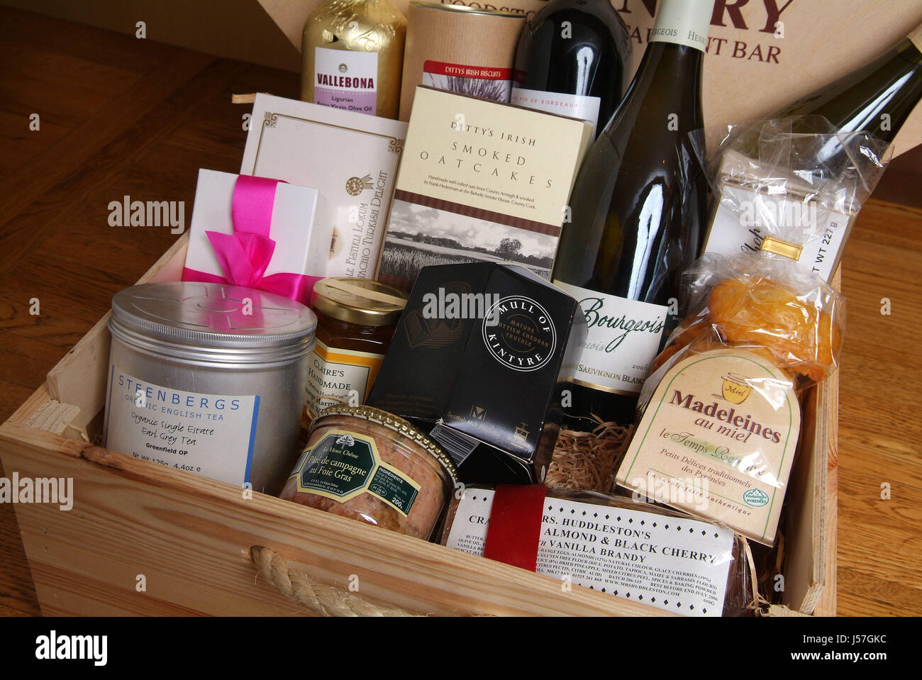 A selection of food and drink hampers Stock Photo - Alamy