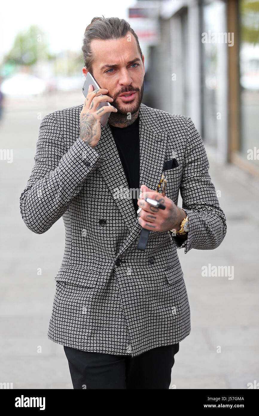 TOWIE Filming scenes with a 60's style theme at Faces Nightclub Ilford ...