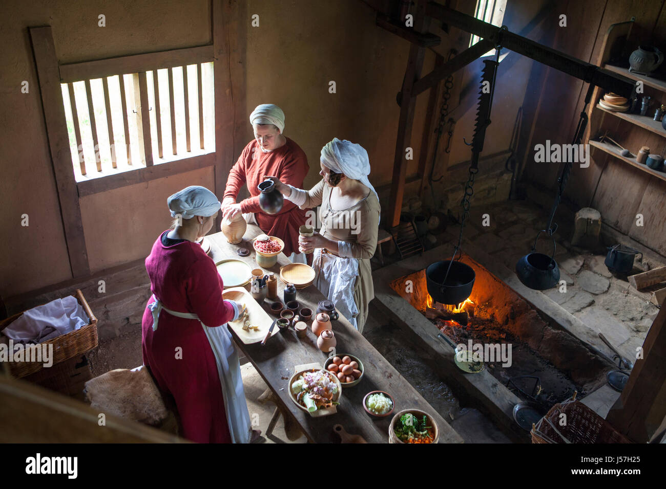 Medieval kitchen hi-res stock photography and images - Alamy
