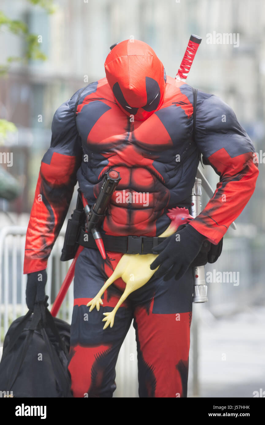 Deadpool Pulp Cosplay