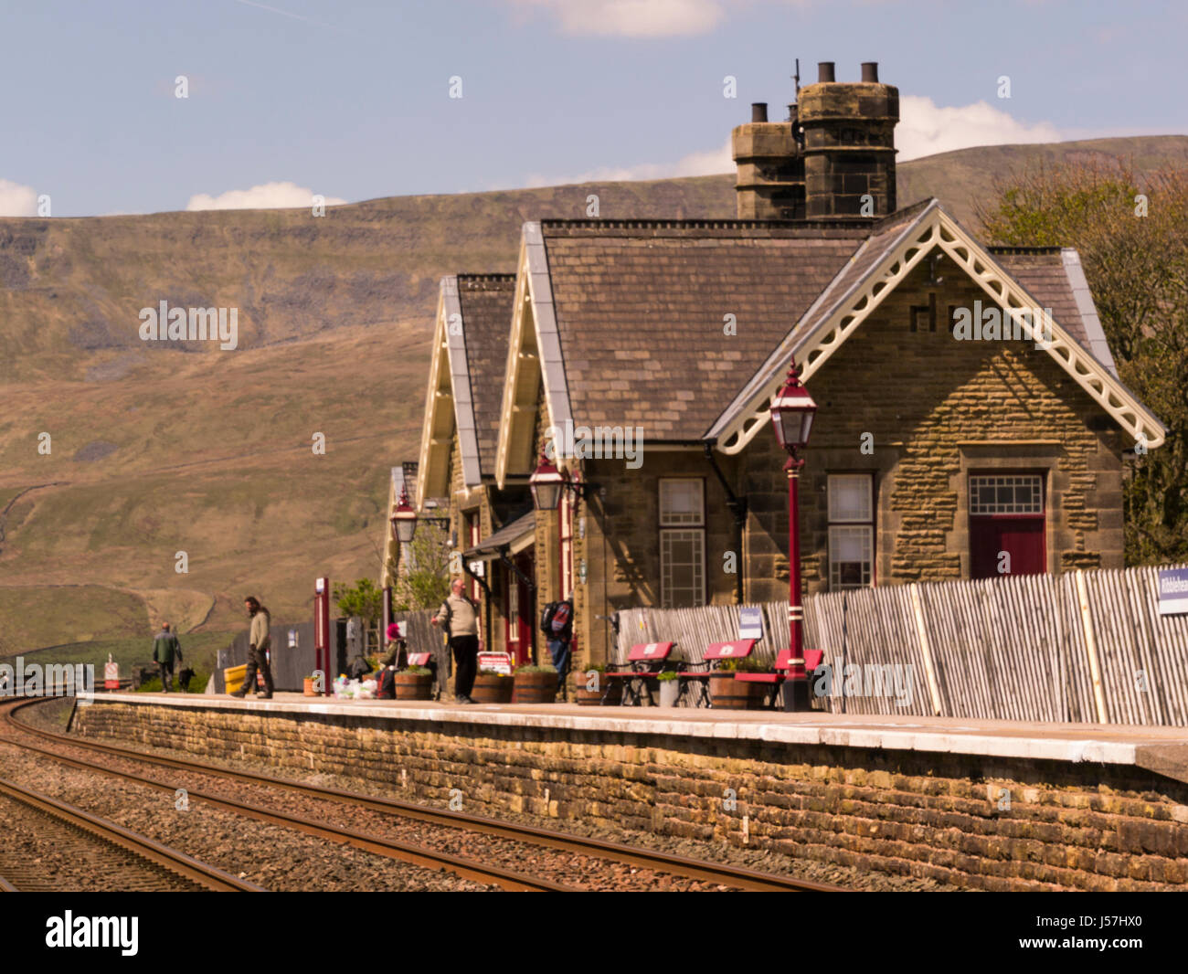 Ribblehead train station hi-res stock photography and images - Alamy