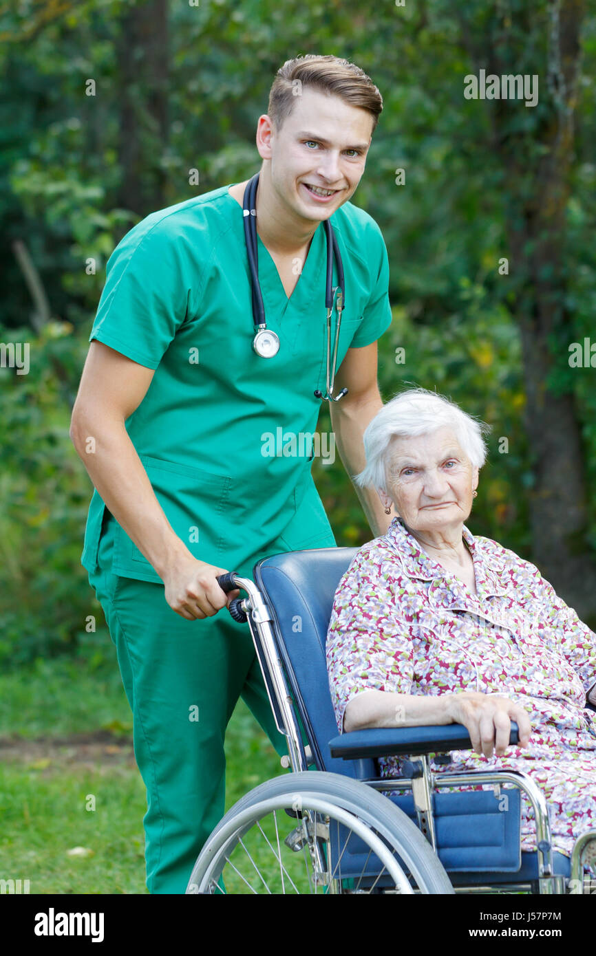 Elderly amputation patient hi-res stock photography and images - Alamy