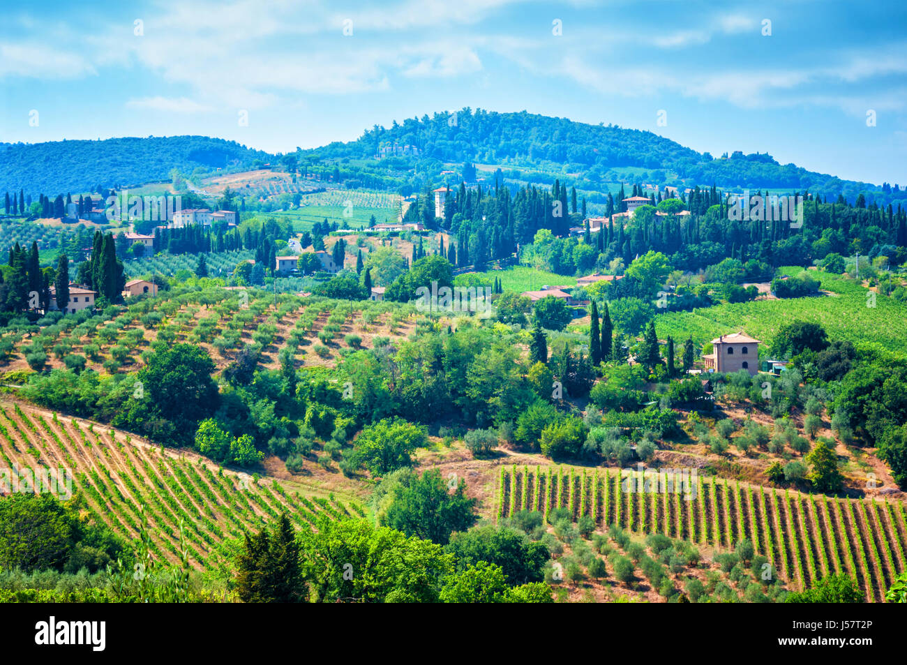 Rolling hills landscape in Tuscany, Italy Stock Photo - Alamy