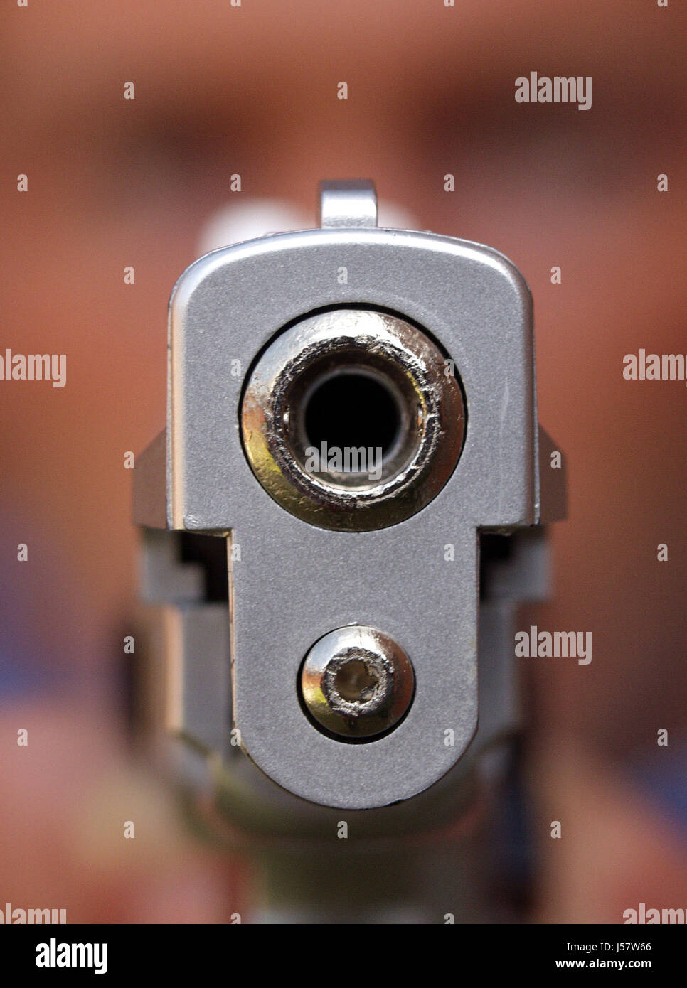 Pistole pistolenlauf hi-res stock photography and images - Alamy