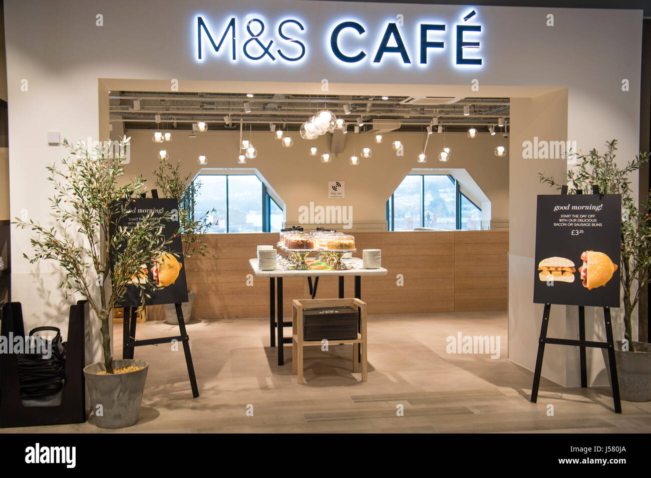Marks and spencers cafe hi-res stock photography and images - Alamy