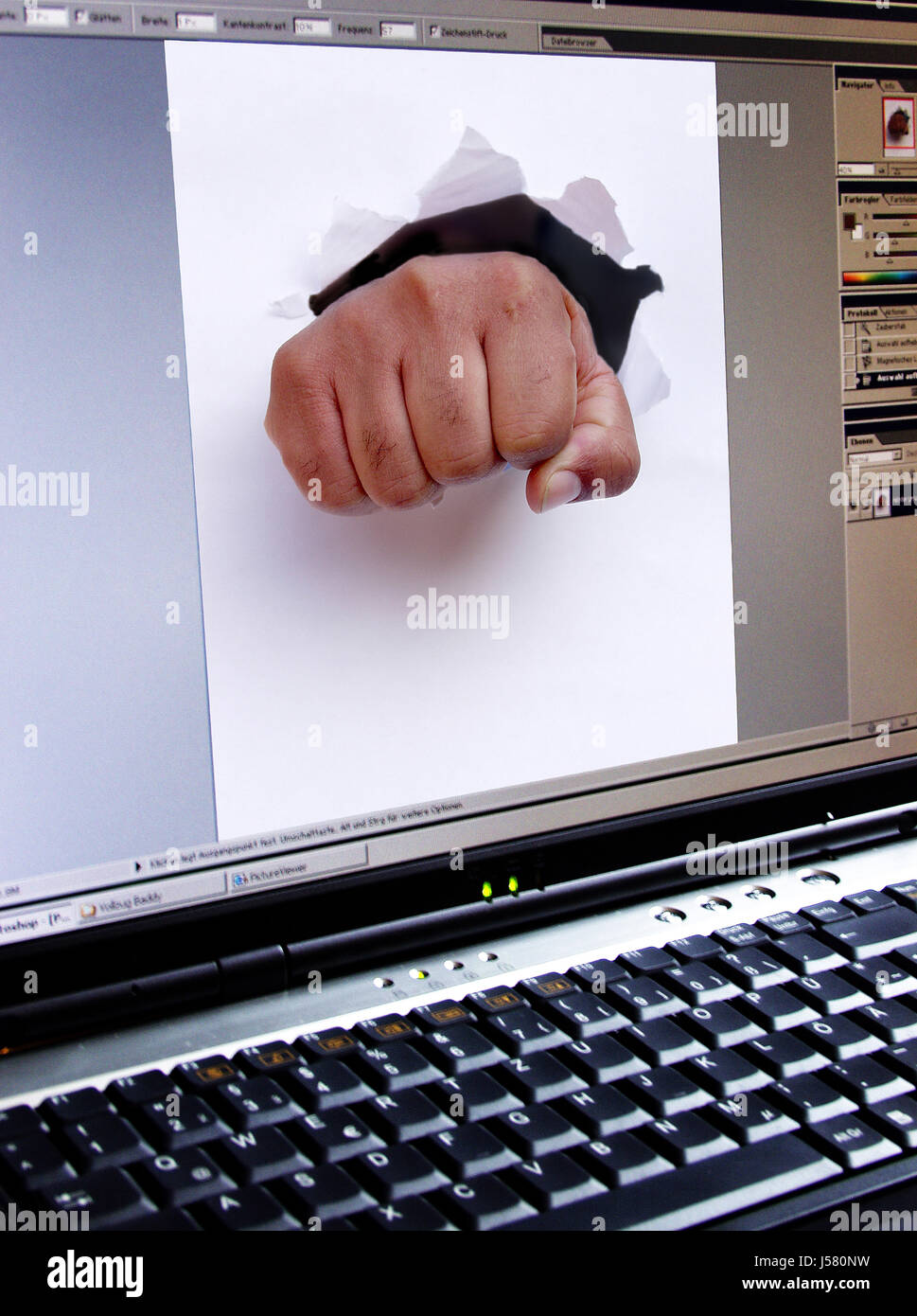 Faust aus dem bildschirm hi-res stock photography and images - Alamy