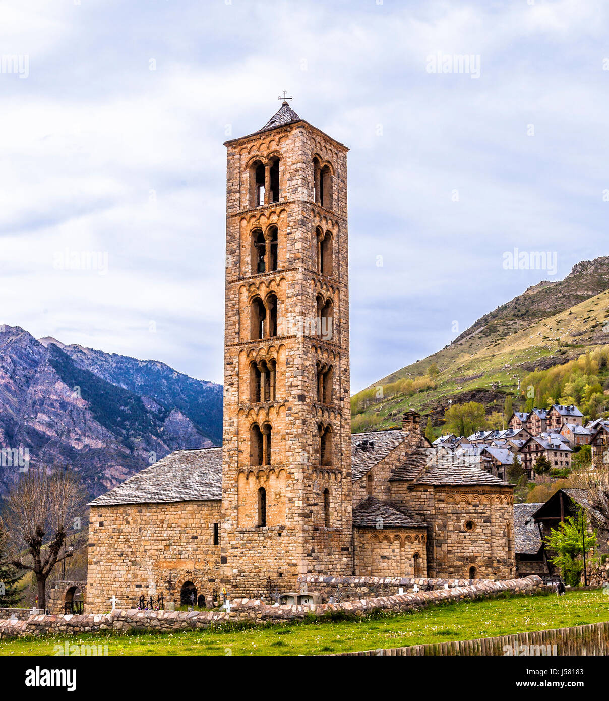 Spain Catalonia Bohi-Valley Romanesque church Stock Photo - Alamy