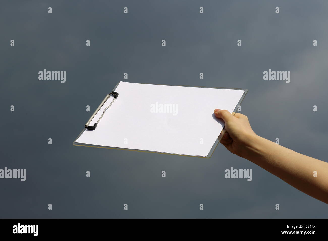 Woman Hand Holding Message Board Stock Photo - Alamy