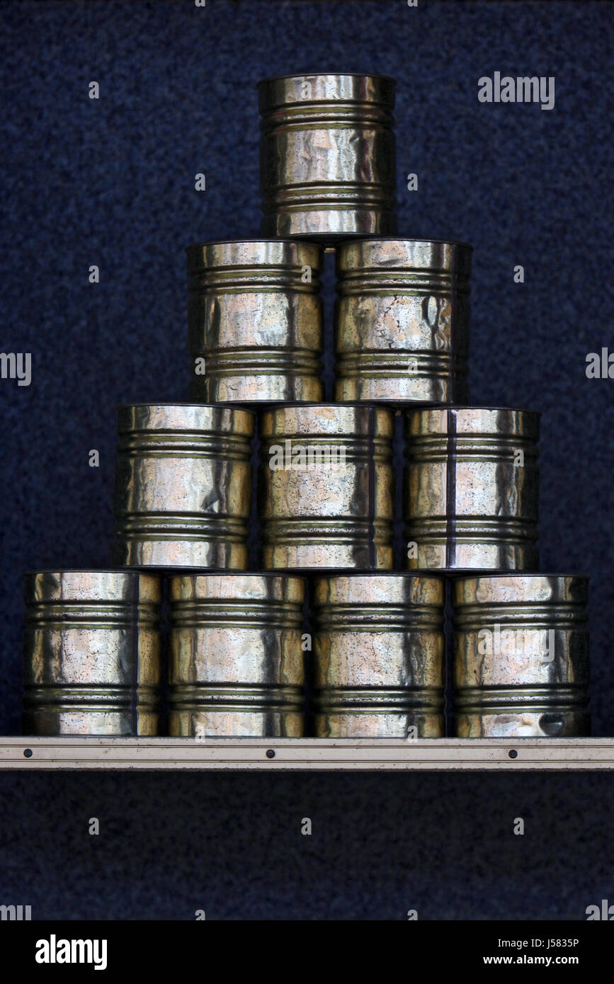 Hit the cans hi-res stock photography and images - Alamy