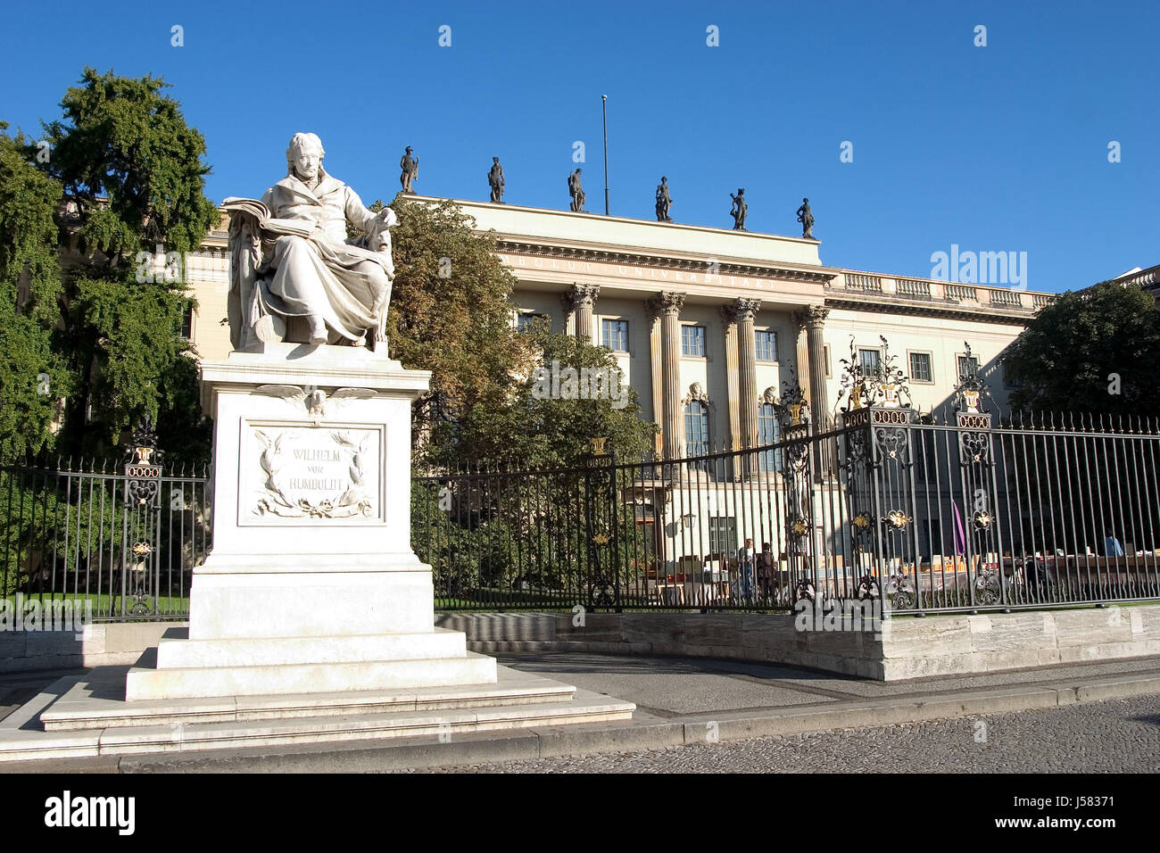 study education science statue berlin learn plastic synthetic material ...