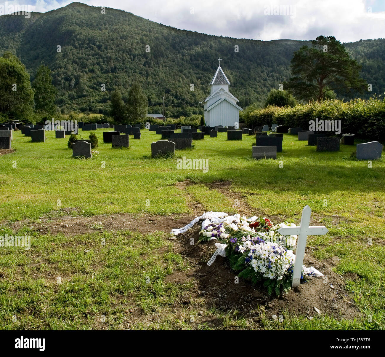 death cross norway cemetery mourning sorrow scandinavia deceased ...