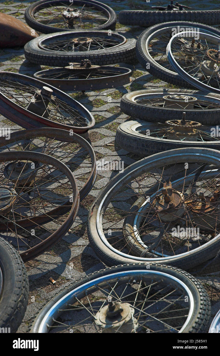 engineering nostalgia wheels old-timer rusty rust bright shiny chromium ...