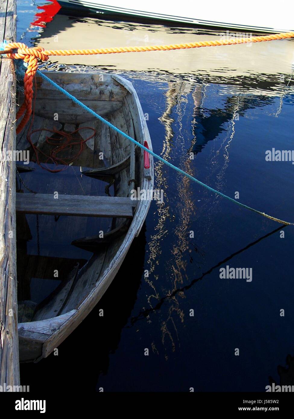wood harbor mirroring fishing boat reflection mirror boats sailing boat ...