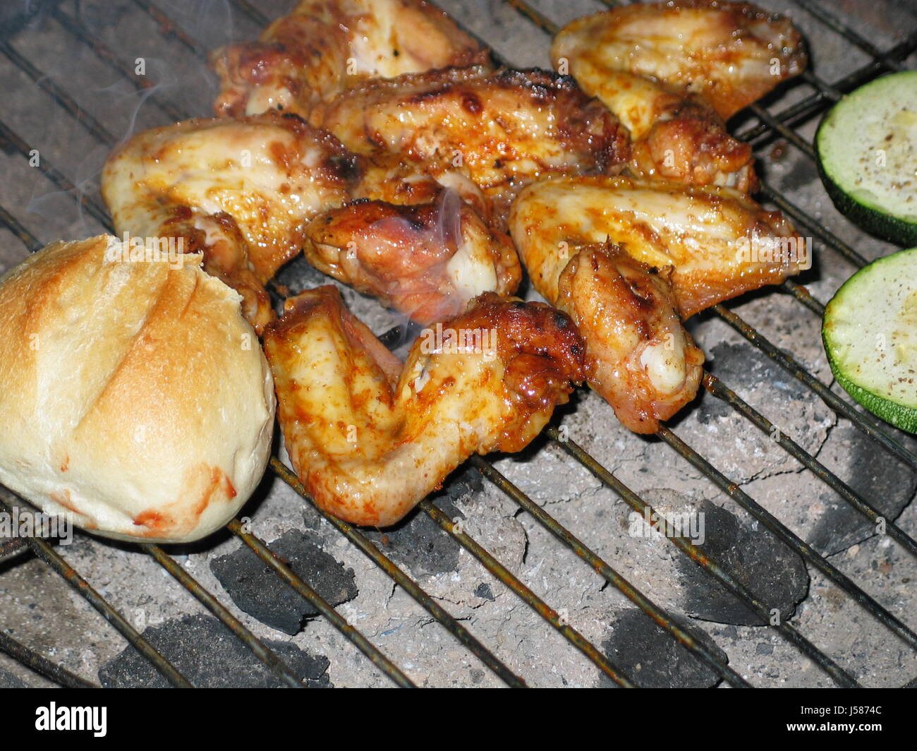 dainty ash coal grill barbecue barbeque steak roll kaiser courgette ...