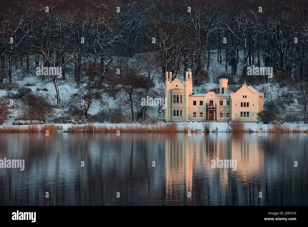castle on the lake 01 Stock Photo - Alamy