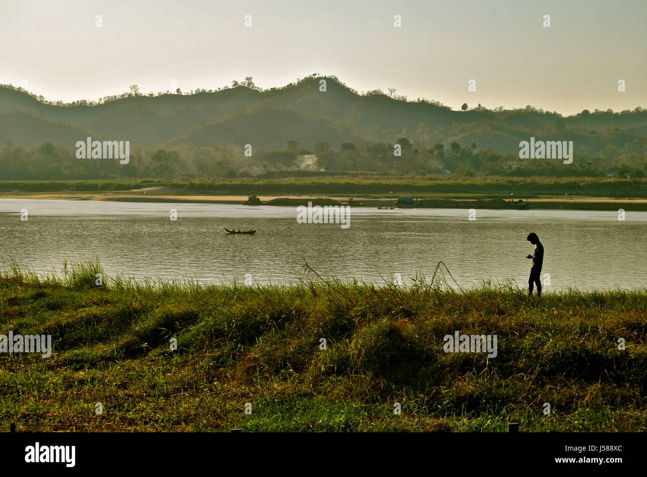 Myanmar rivers hi-res stock photography and images - Alamy