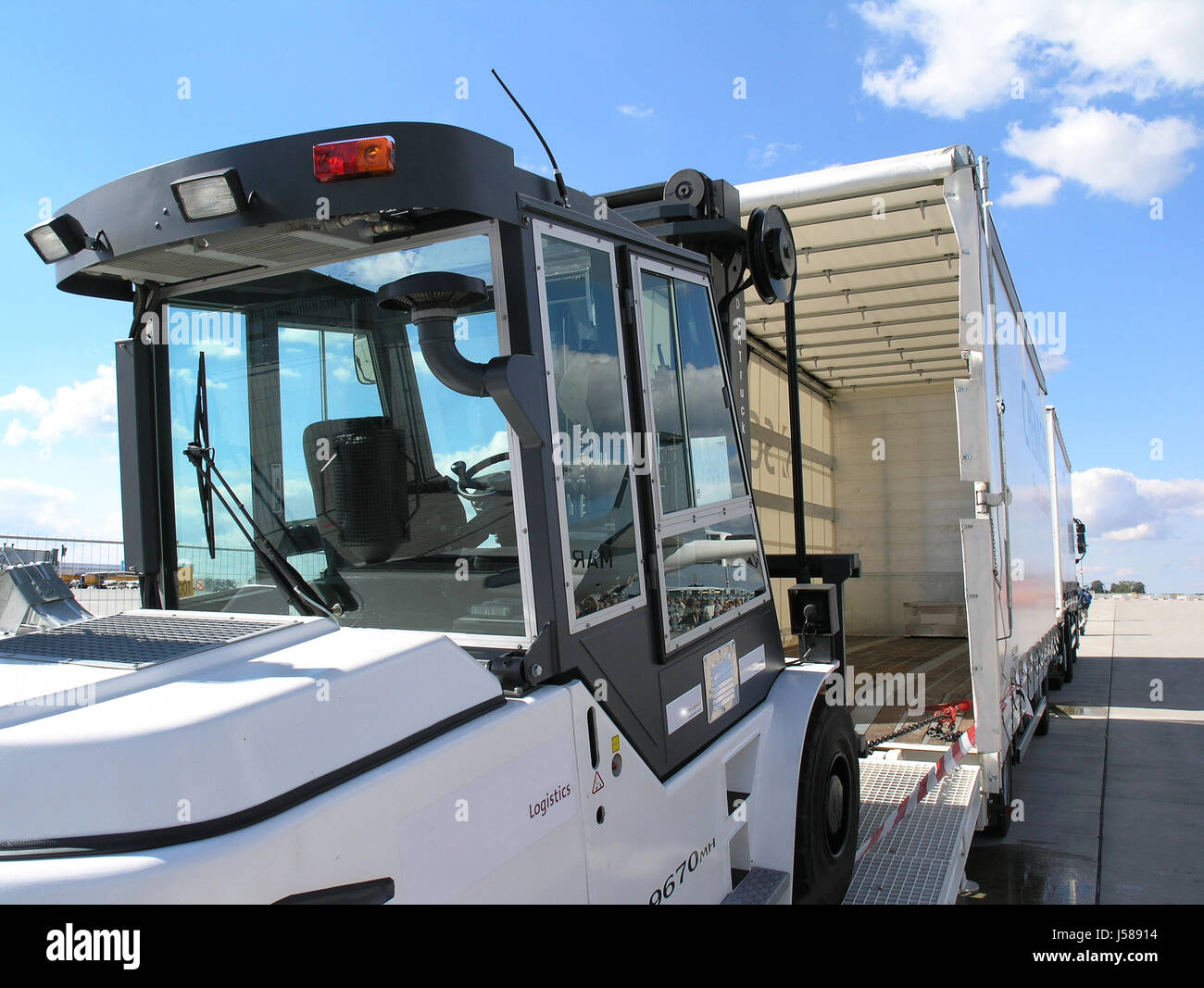 Load carriage hi-res stock photography and images - Alamy