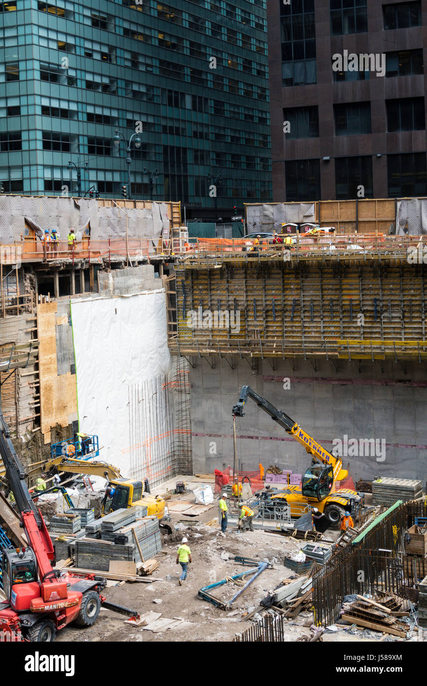 Construction Site in New with Tradesmen ,York City, USA Stock Photo - Alamy