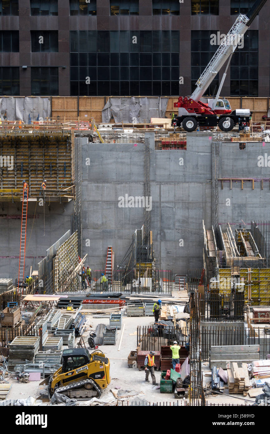 Construction Site in New with Tradesmen ,York City, USA Stock Photo - Alamy