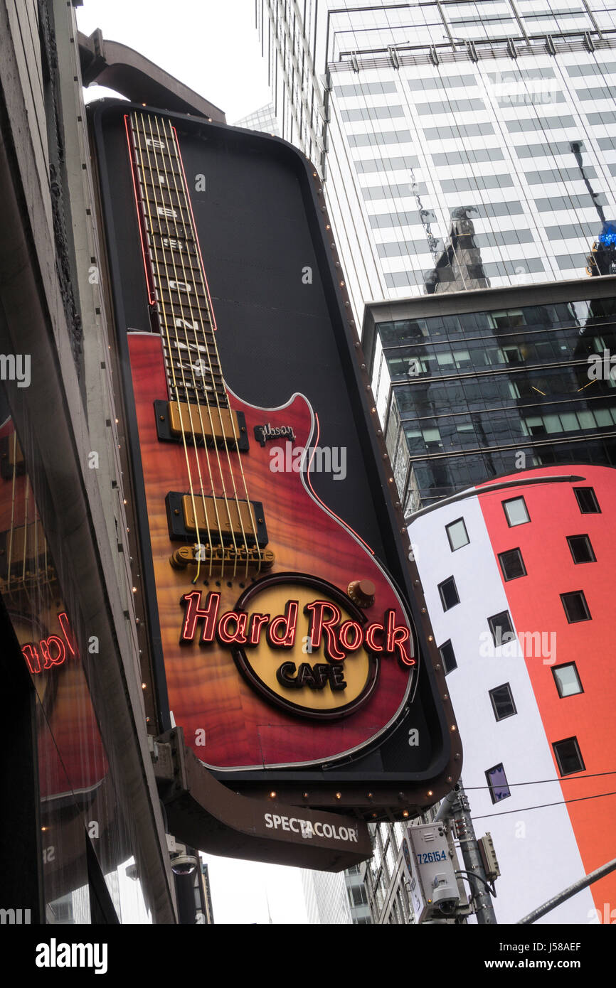 Hard square hi-res stock photography and images - Alamy