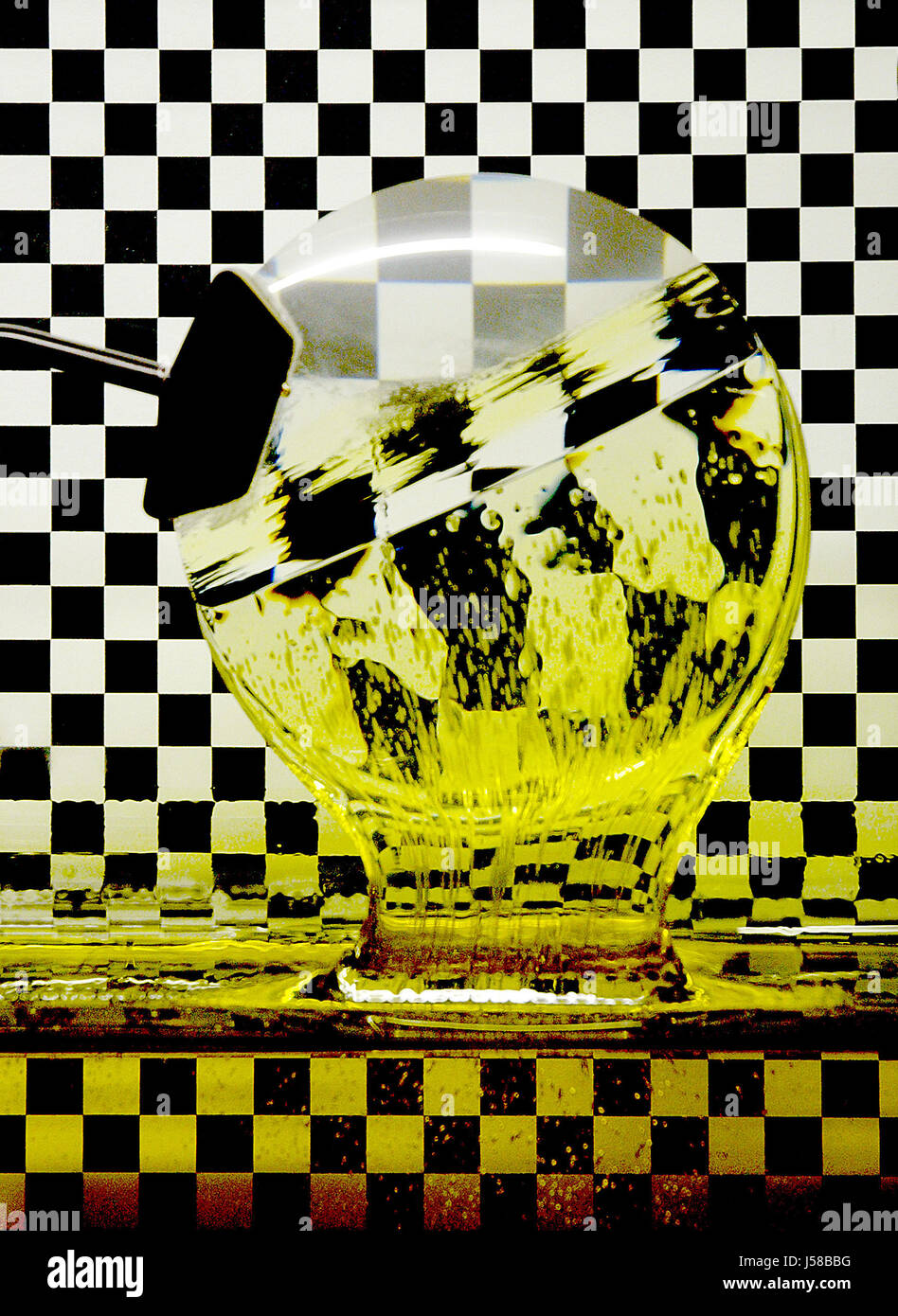 Magnifying light distortion hi-res stock photography and images - Alamy