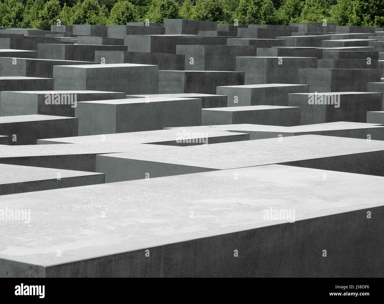monument stone diagonal concrete berlin row convergence point geometry ...