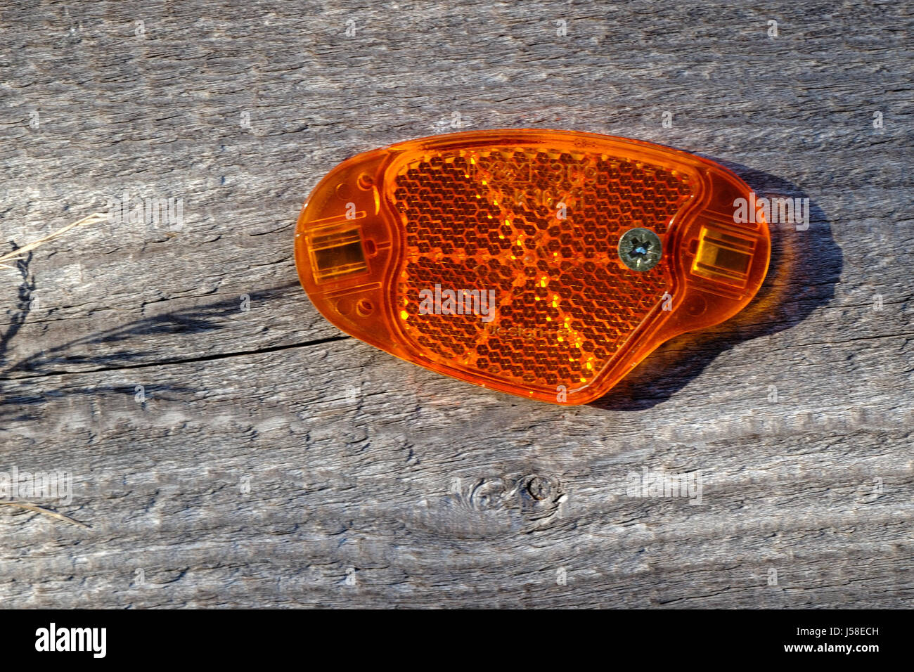 sign signal shine shines bright lucent light serene luminous wood screw ...