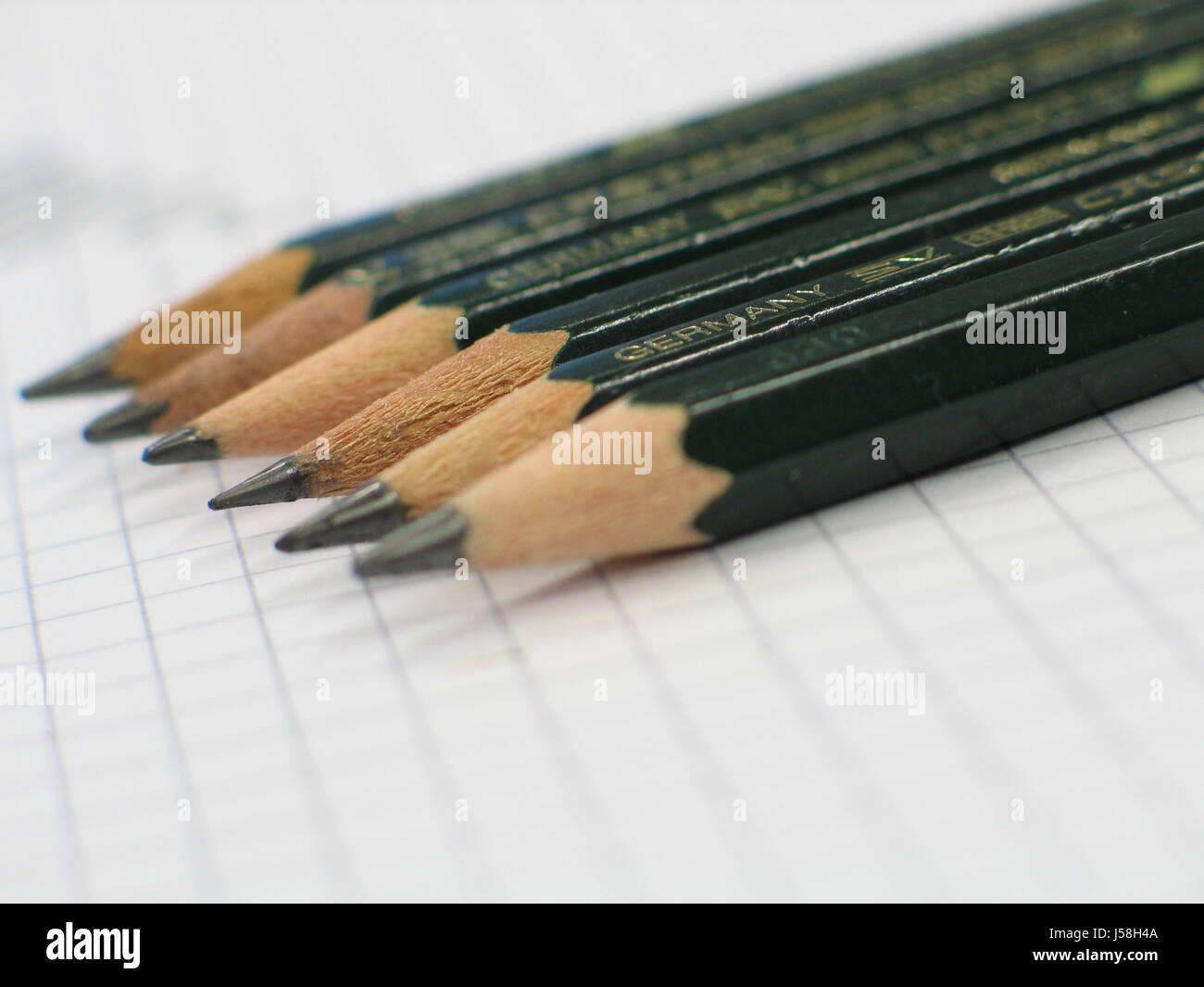 green diagonal pointed row writing font typography diamond end tidy ...