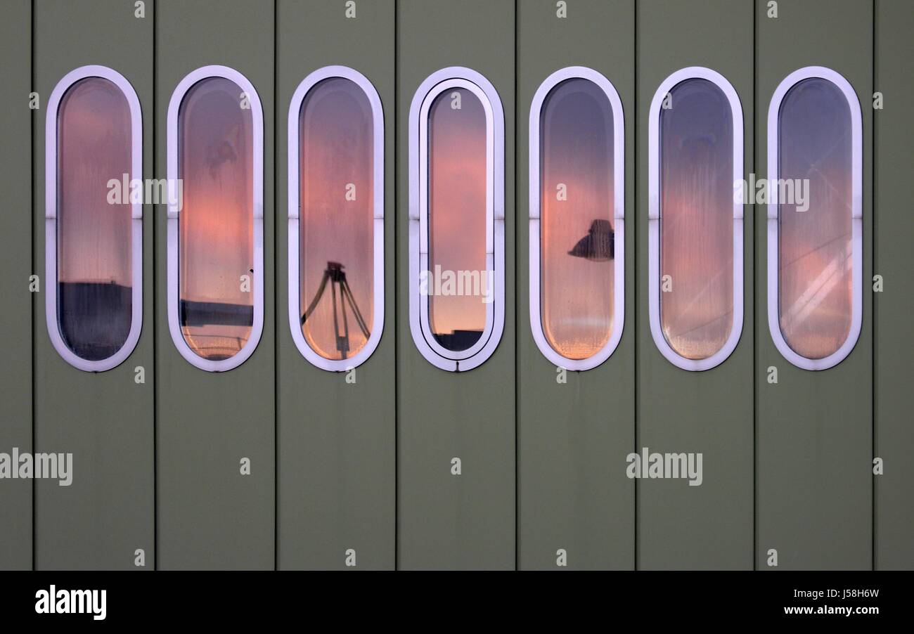 Aluminum mirrors hi-res stock photography and images - Alamy