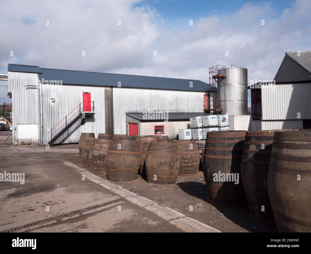 Tomatin distillery hi-res stock photography and images - Alamy