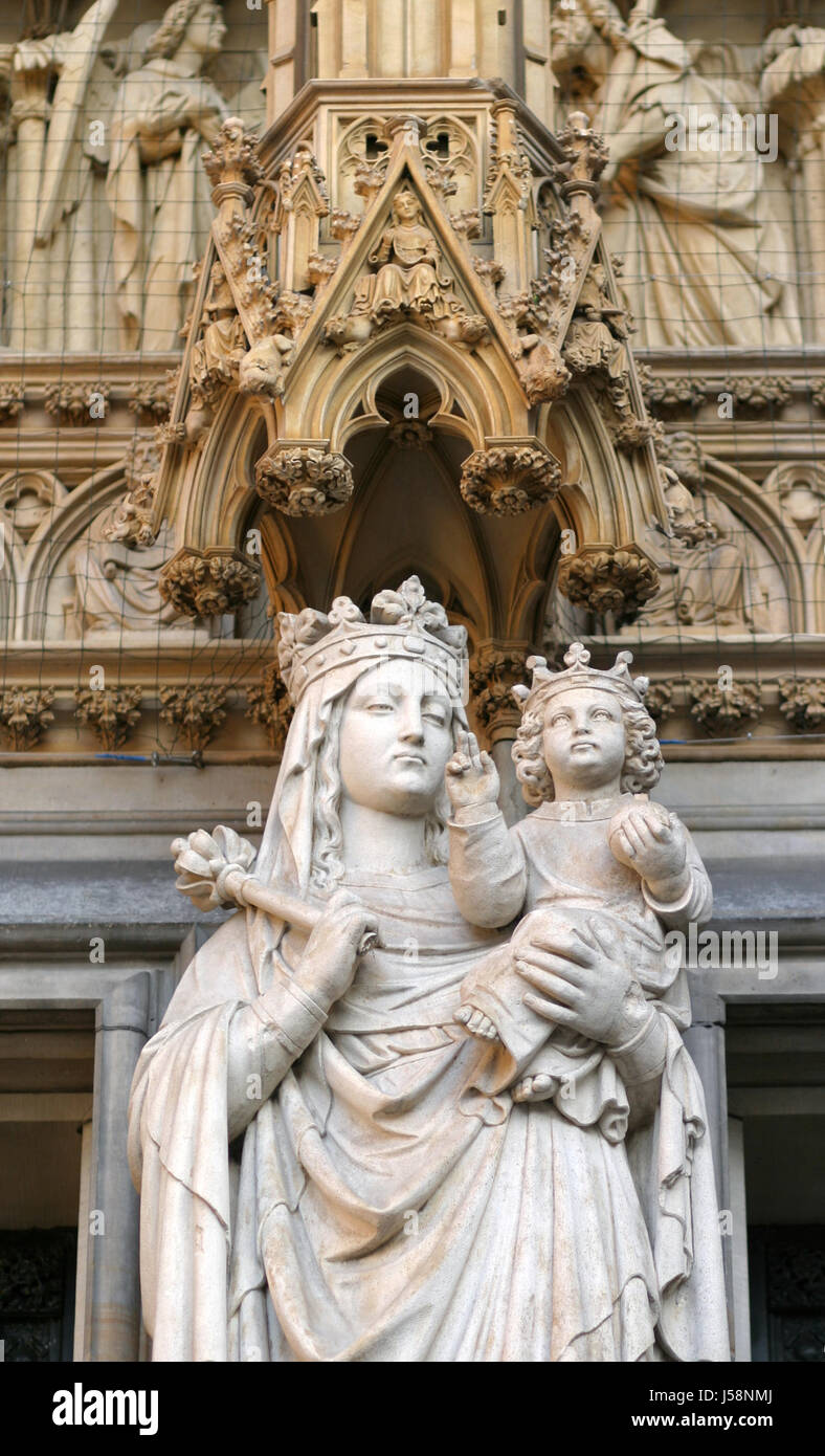 Mary mother of jesus mourning hi-res stock photography and images - Alamy