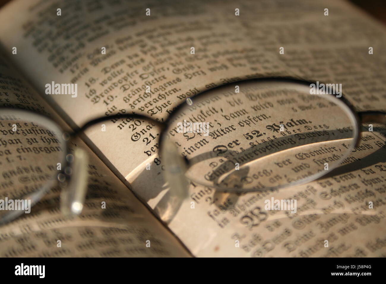 Antike bibel hi-res stock photography and images - Alamy