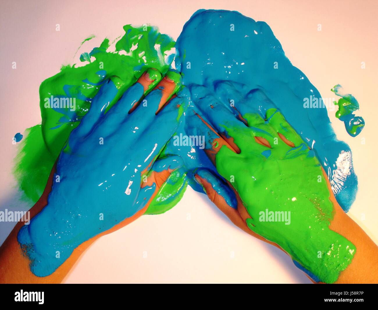 blue hand hands finger game tournament play playing plays played green ...