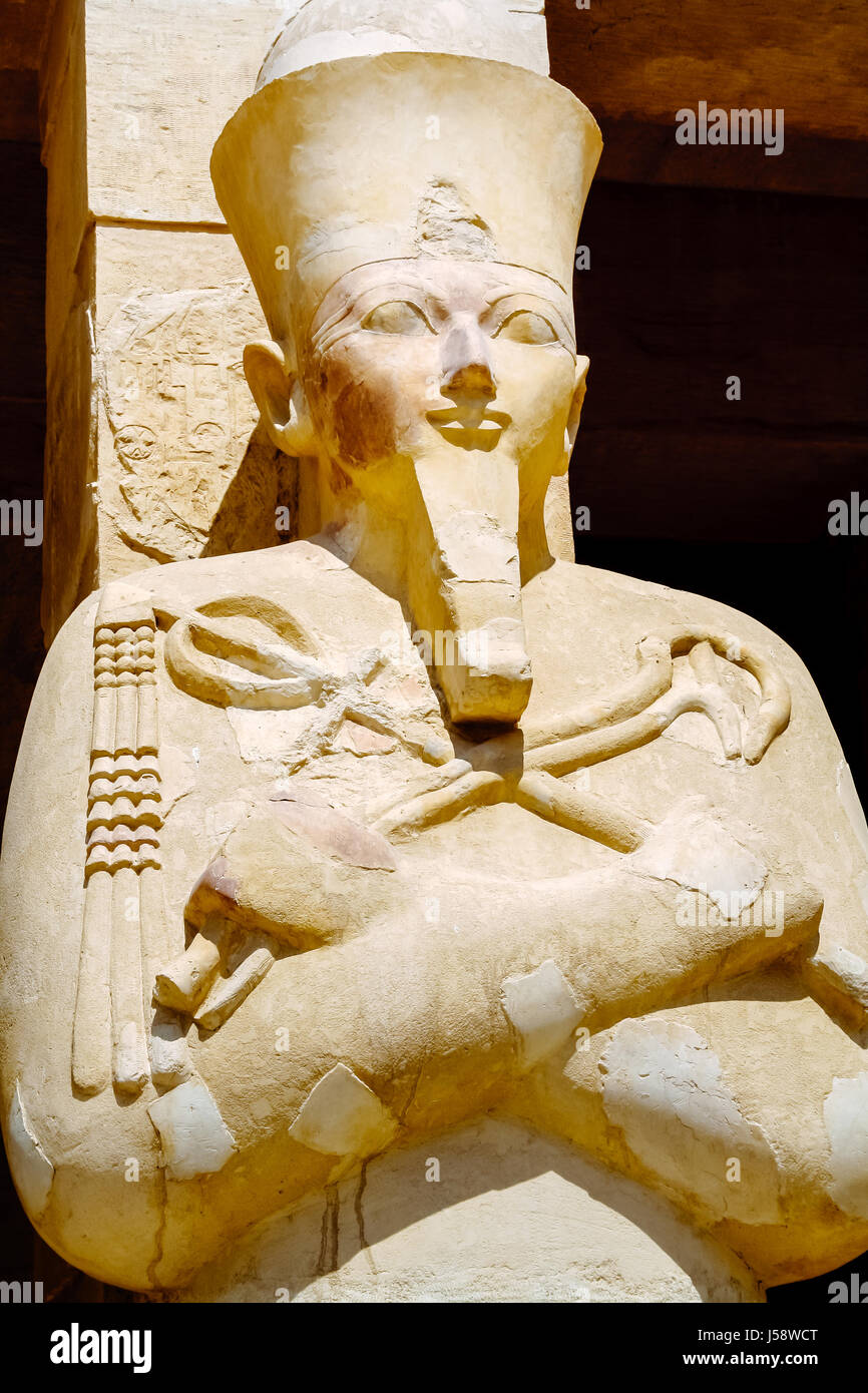 Statue of Queen Hatshepsut as Osiris. Luxor, Egypt Stock Photo - Alamy