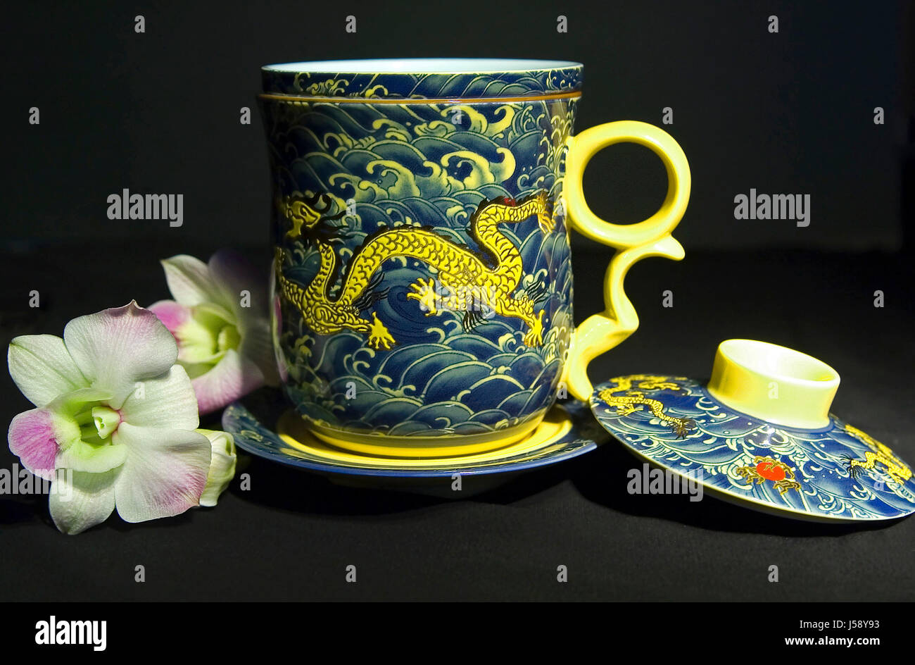 Dragon ware hi-res stock photography and images - Alamy