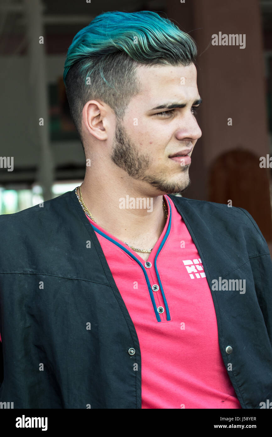 Cuban hairdresser hi-res stock photography and images - Alamy