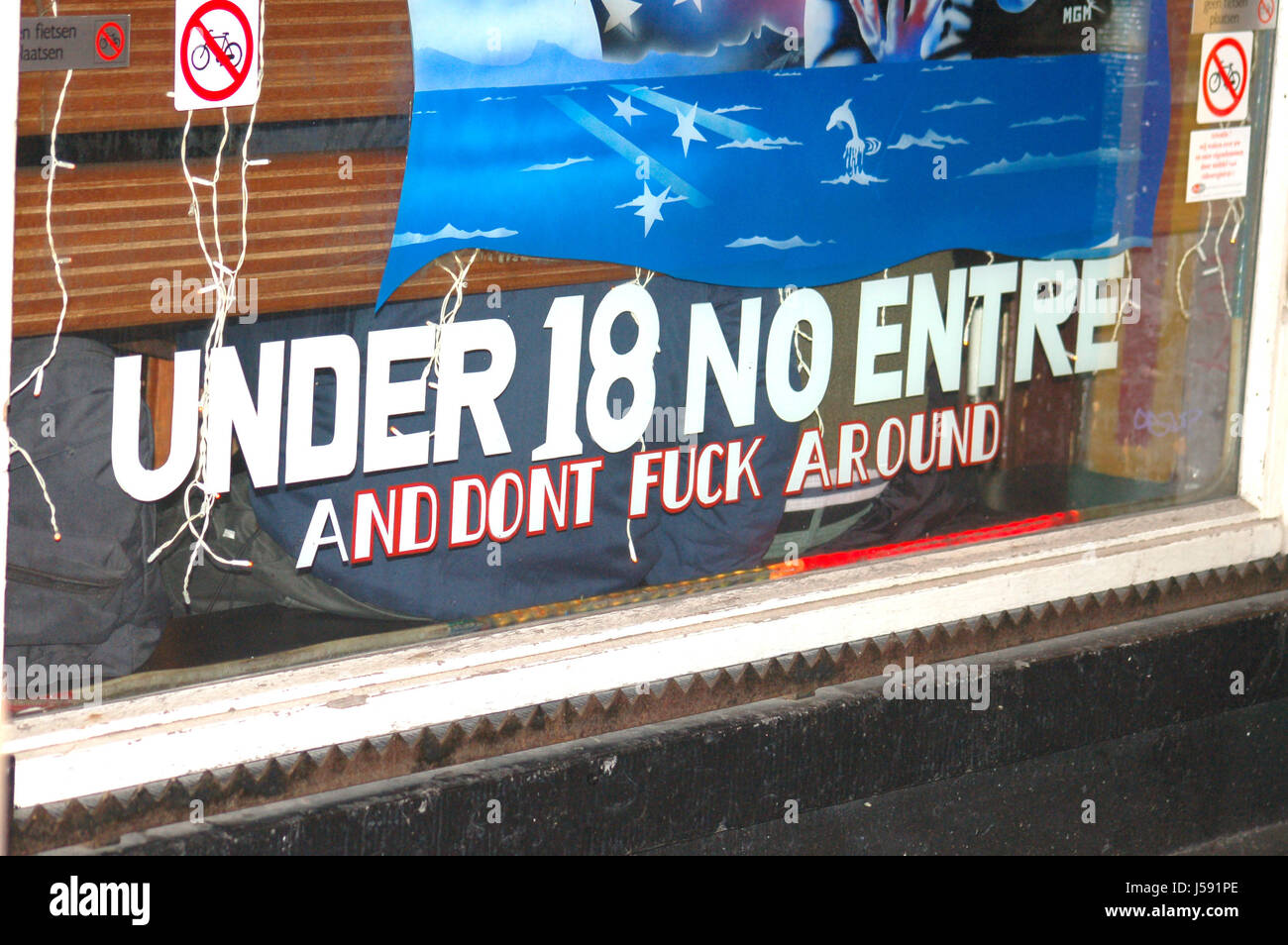 Under 18 hi-res stock photography and images - Alamy