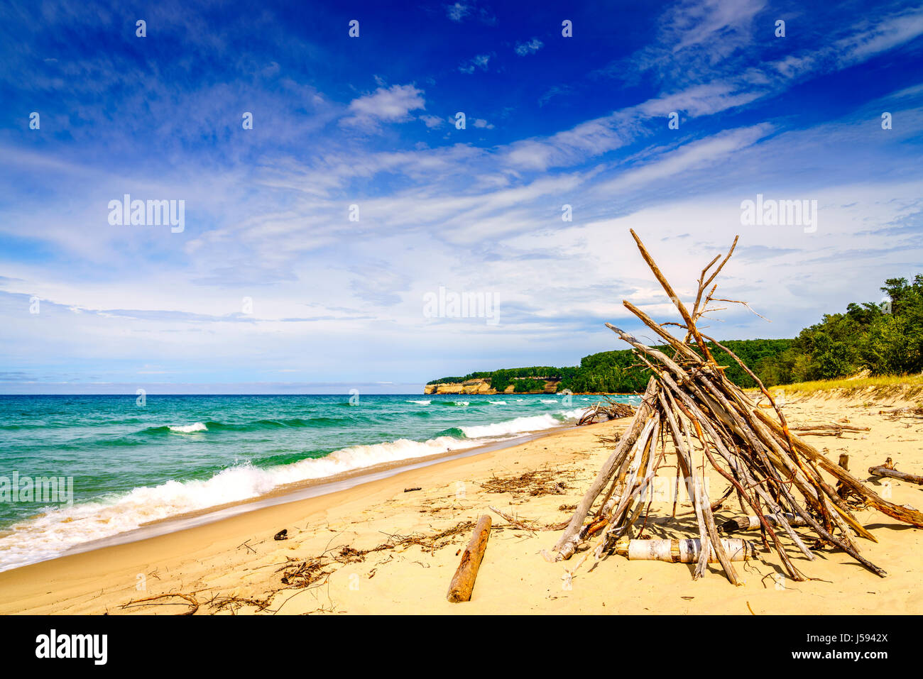 Scenic view of Sand Point Beach at Pictured Rocks national Lakeshore ...