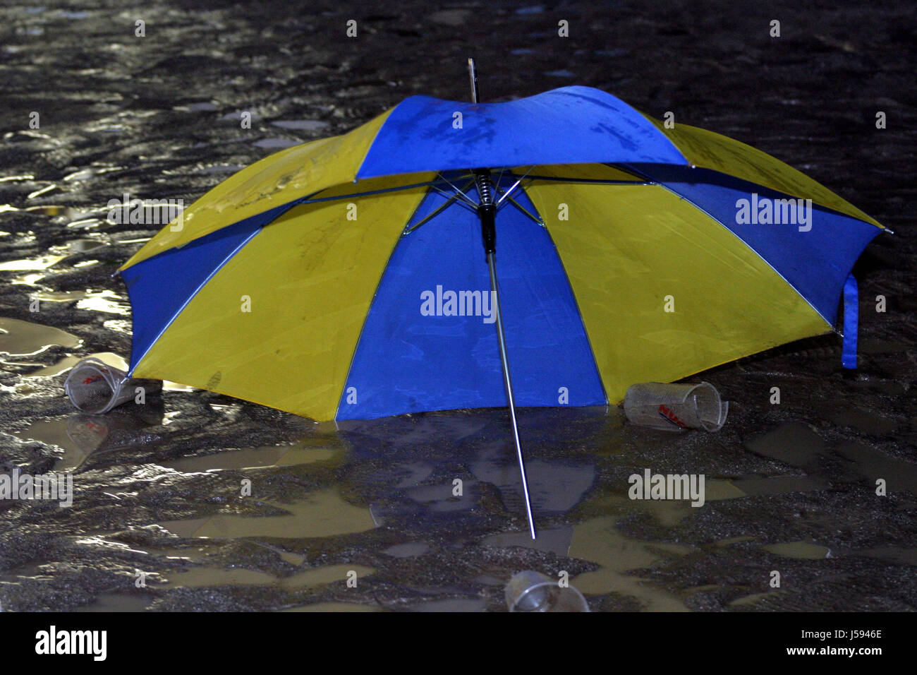 Become obsolete hi-res stock photography and images - Alamy