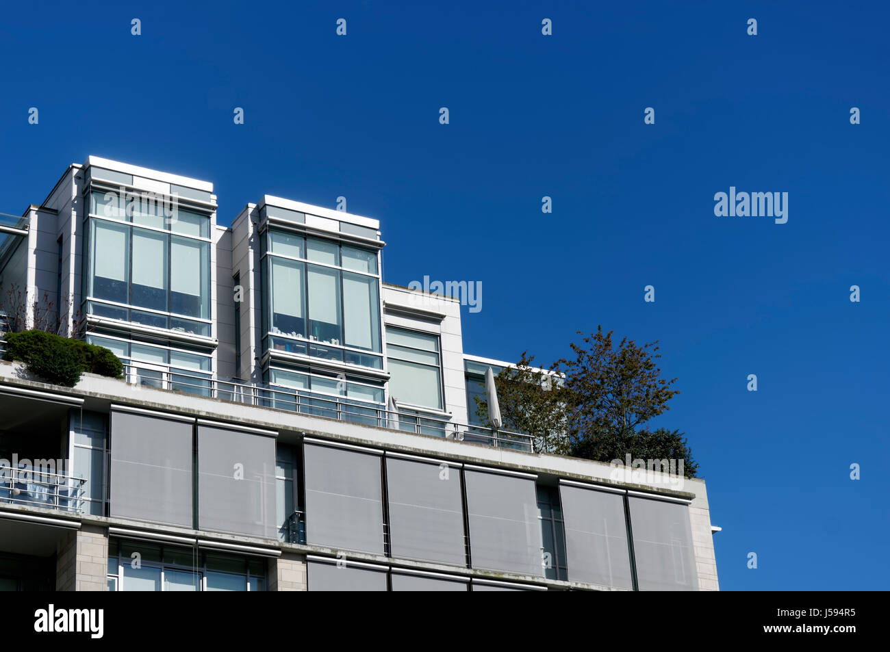 Rooftop unit hi-res stock photography and images - Alamy