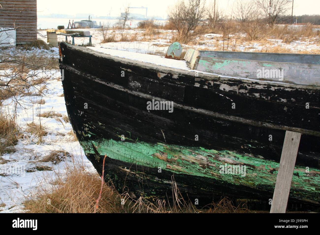 Tar boat hi-res stock photography and images - Alamy