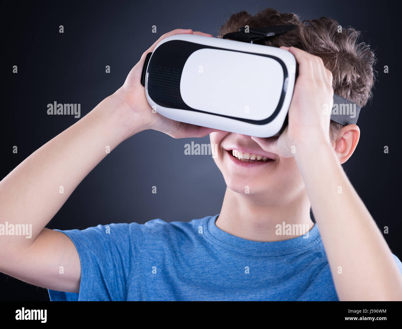 Guy in virtual reality glasses hi-res stock photography and images - Alamy