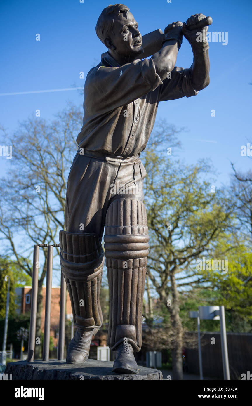 Statue of Eric Bedser Stock Photo - Alamy