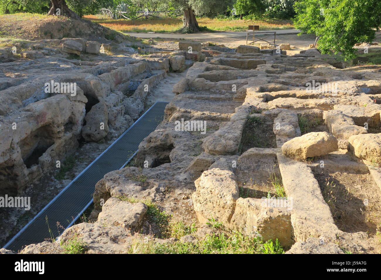 Antique roman Tomb of Terone in Valley of the Temples, Agrigento ...