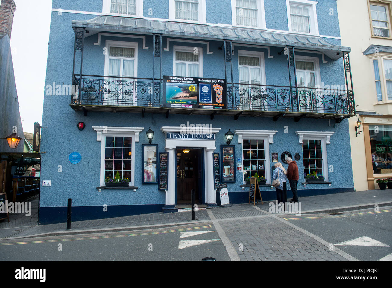 Public house typical seafront holiday resort hi-res stock photography ...