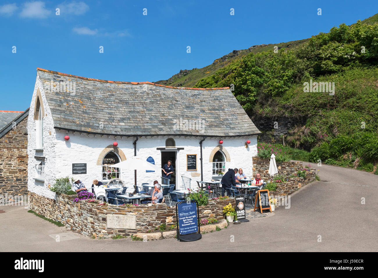 a cafe by the harbour in boscastle, cornwall, england, uk Stock Photo ...